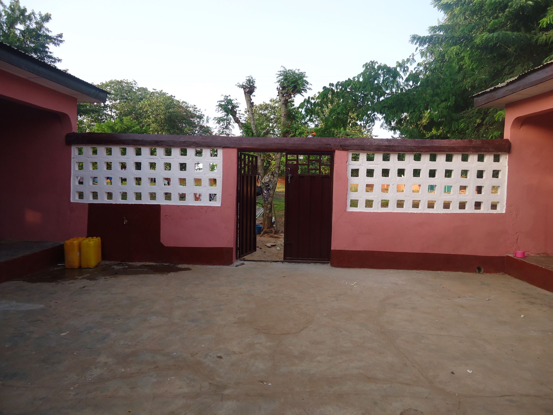 Kenyasi No. 2, Teachers’ Quarters | Ghana School Aid